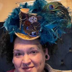 Demonstration or Example of Sizes of Top Hats for Chiki Bird | Etsy