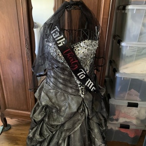 Bride Future Mrs. Gothic Bat and Spider Web Robe, Maid of Honor Robe ...