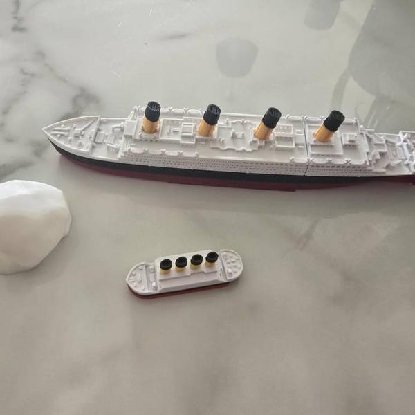 Split in Half Titanic Toy, Break in Half Titanic Bath Toy, Titanic Toy ...