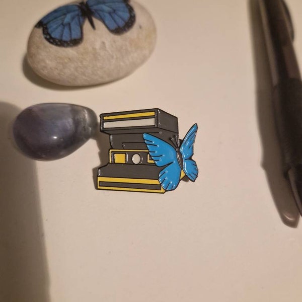 D&D Class Wooden Pin Badges! 14 Designs - Etsy