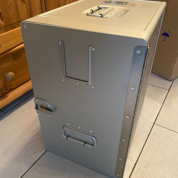 2 TRANSAVIA Aluminium Airline CONTAINERS KSSU Containers ...