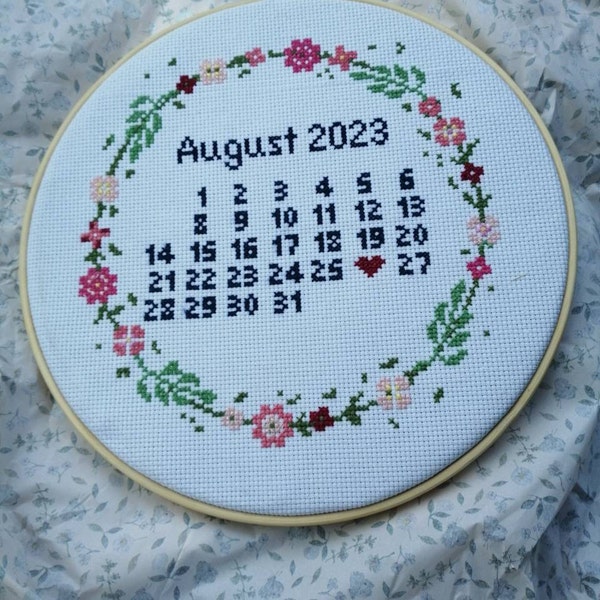 Custom Cross Stitch Calendar Pattern: Ditsy Floral Wreath (digital ...