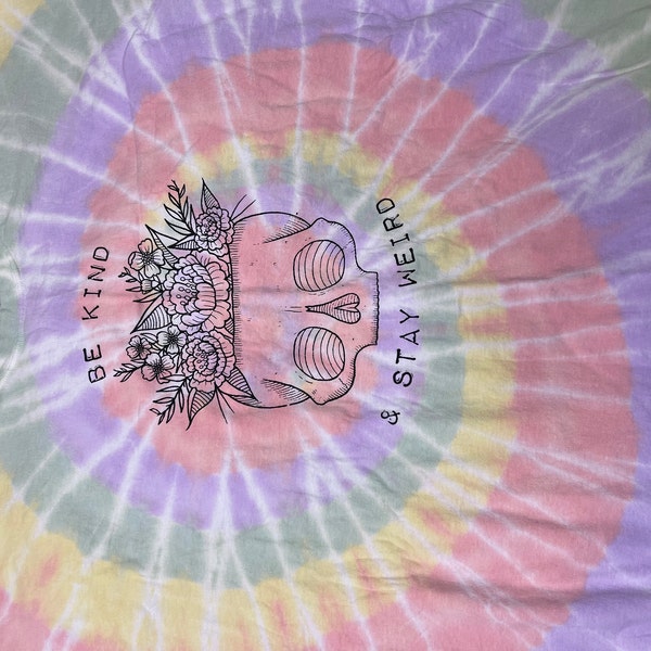 Hazy Rainbow Tie Dye // BE KIND Stay Weird Colorful T-shirt - Skull ...