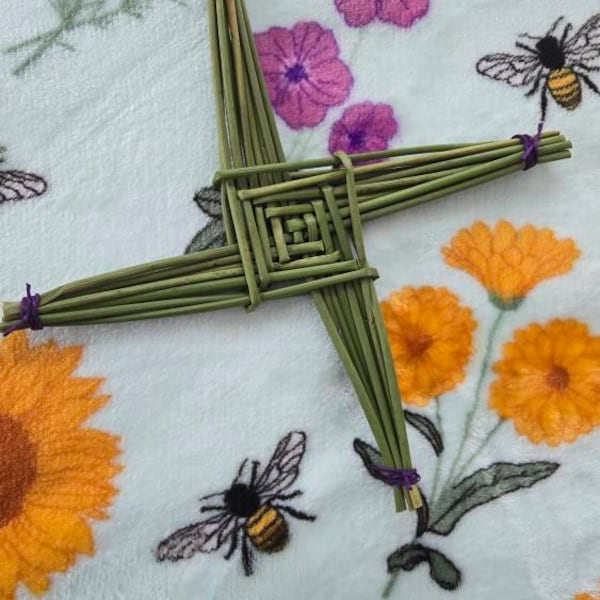 Make Your Own St Brigid's Cross From Authentic Wild Irish Rushes ...