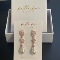 FILIA // White Flower Wedding Earrings, Floral Bride Earrings, Bridal ...