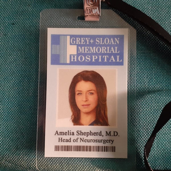 Grey's Anatomy Grey Sloan Memorial ID Badge: Meredith, Derek, Cristina ...