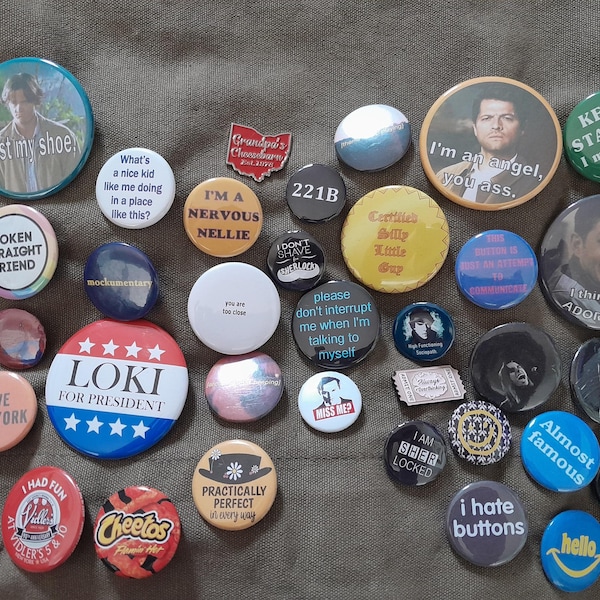 Demi Mr. Buttons Pride Button - Etsy