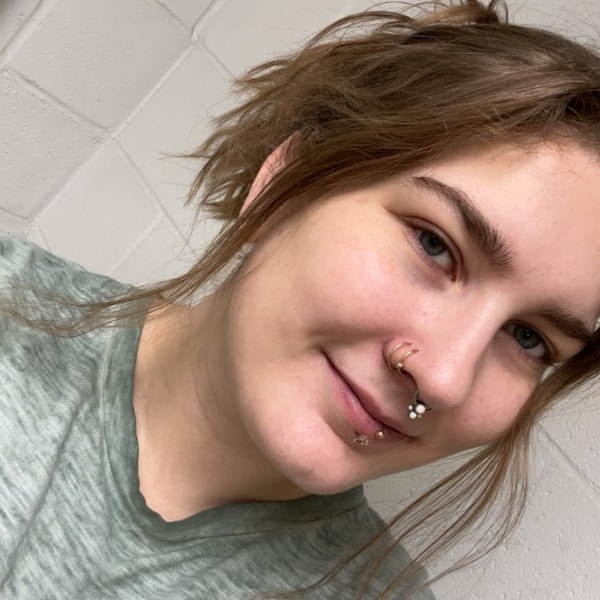 16g Teardrop Medusa Ring • Lippy Loop Labret • Surgical Steel Lip Ring ...