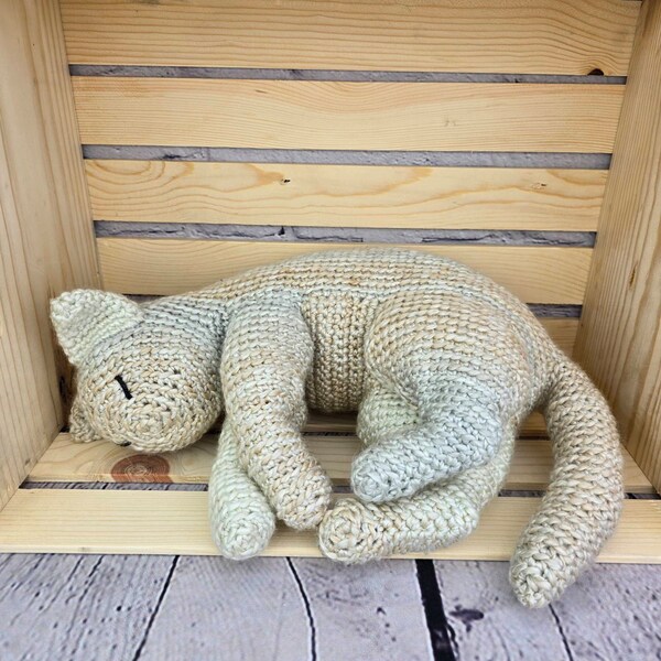 Dreaming Cat Amigurumi Pattern, Crochet Sleeping Kitten, Valentine's ...