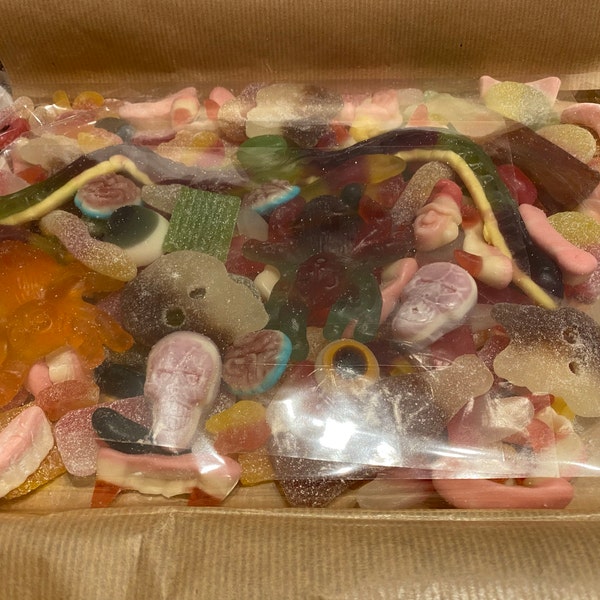 Easter Treat Box | Letterbox Easter Gift | Easter Chocolate and Sweets ...