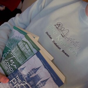 Romantasy Reader Sweatshirt / Fantasy Romance Reader Merch / Bookish ...