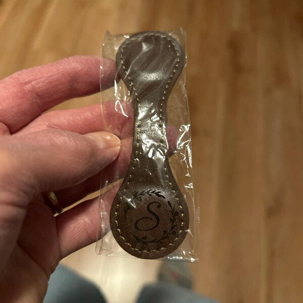 Personalized Leather Birth Flower Bookmark, Leather Magnetic Bookmark ...