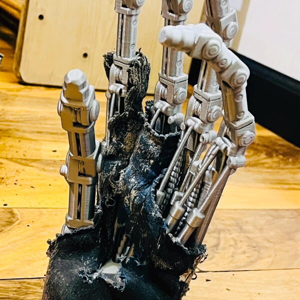 T800 Hand Display 1:1 Scale - Etsy