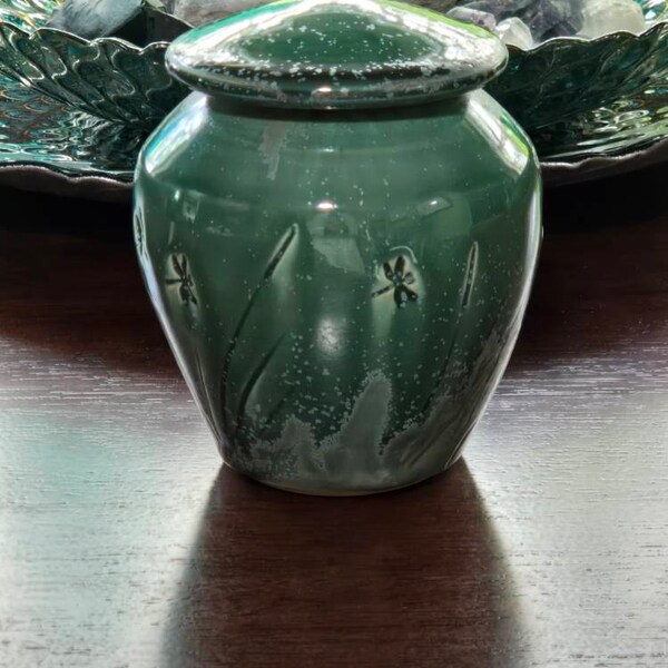 Medium Urn, Ice Blue, Handmade Ash Keeper Capacity 162 Cubic Inches 8 ...