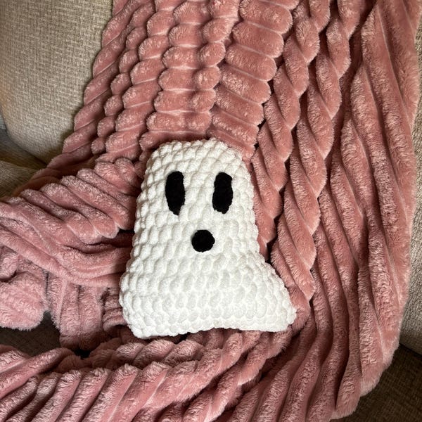 Crochet Alien Cushion Pattern Crochet Pillow Beginner Alien Pattern ...