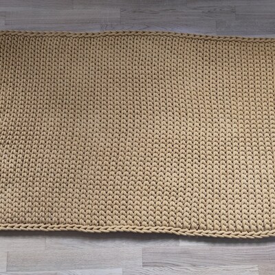 Chunky and Fluffy Crochet Round Rug, Handwoven Carpet With a Minimalist ...