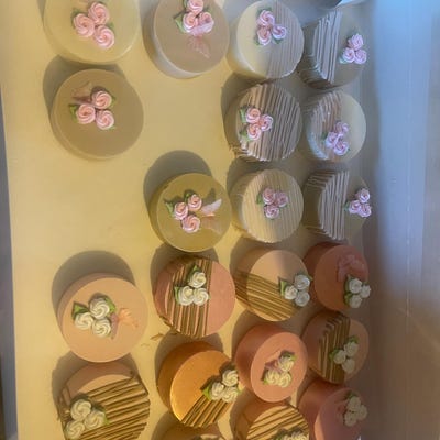 Chelsea Cake Stencil Set - Etsy