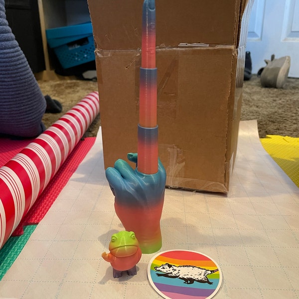Collapsing Middle Finger | Gag Gift | Desk Toy | Fun Fidget Toy ...