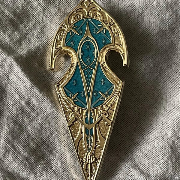 Mac Tíre: the Wolf of Ancient Ireland Enamel Pin - Etsy