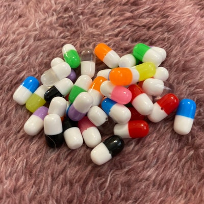 20 Multicolor Plastic Pill Capsule Beads, Half Drilled Beads, 771 - Etsy