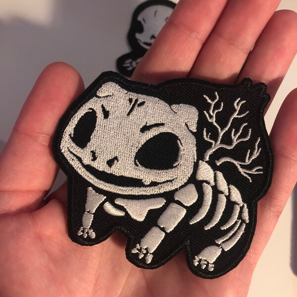 Spooky Bulbasaur Patch - Etsy