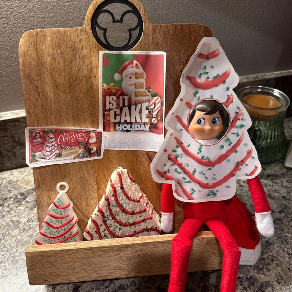 Christmas Tree Cake Elf Costume Scene | PDF Printable Elf Props & Signs ...