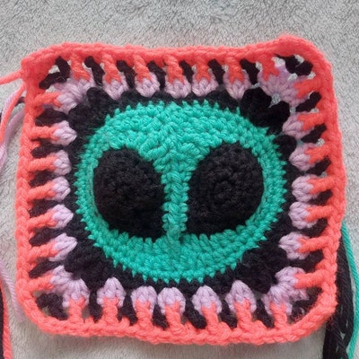 Alien Head Granny Square - Etsy