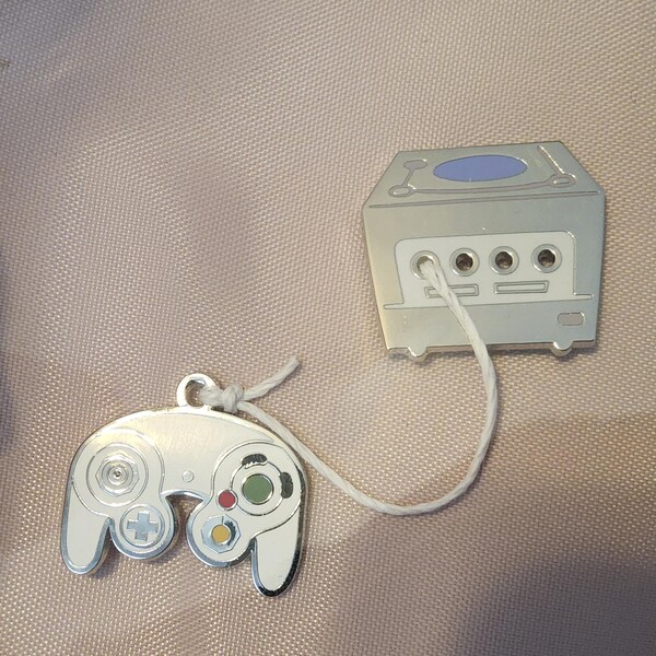 Gamecube + Controller Enamel Pins 3.5" - Etsy