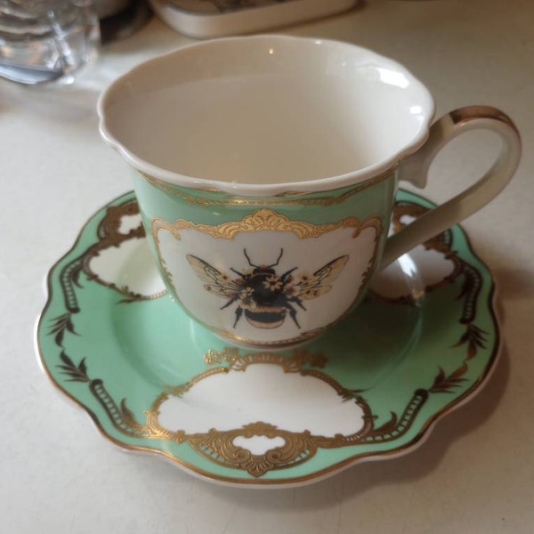 Beautiful Bee Teacup and Saucer Set, 8 Oz. Food- and Dishwasher Safe ...