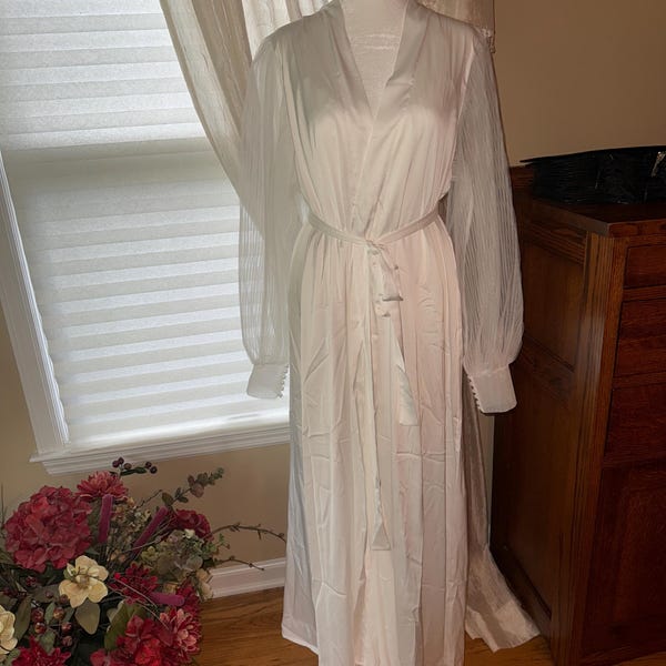 Lace Bridal Robe White Bridal Dressing Robe Pleated Sleeves Bride Robe ...