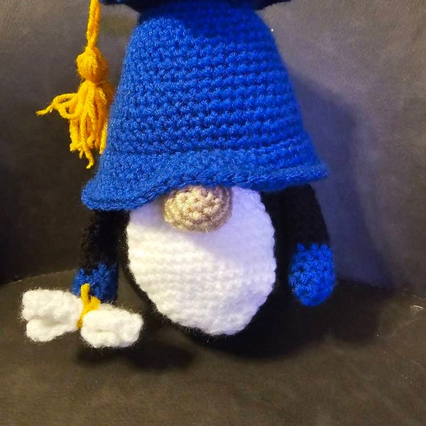 Crochet Patterns Graduation Gnome, Crochet Gnome Pattern, Graduation ...