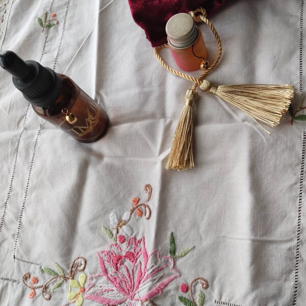 INCENSE Leaves of the Golden Dragon sacred Carob Tree - Etsy