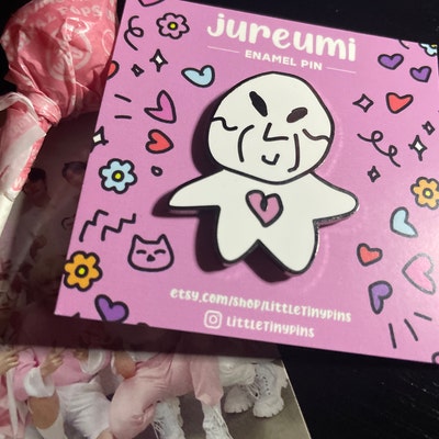 Stray Kids Leeknow LOVELY JUREUMI Pin - Etsy