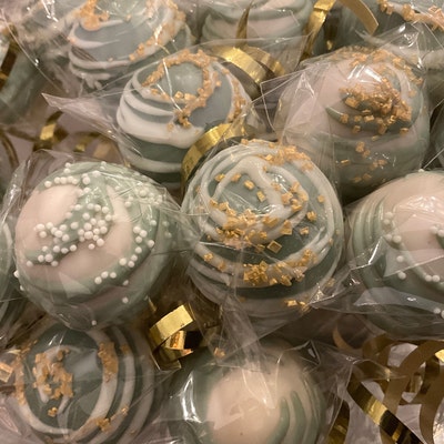 Gender Reveal Cake Pops, 24 Custom Color Gender Reveal Cake Pops ...