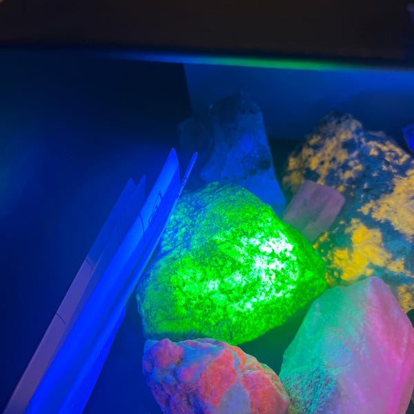 Sweet 4.3lbs SW LW Ultraviolet Fluorescent Hardystonite, Willemite ...
