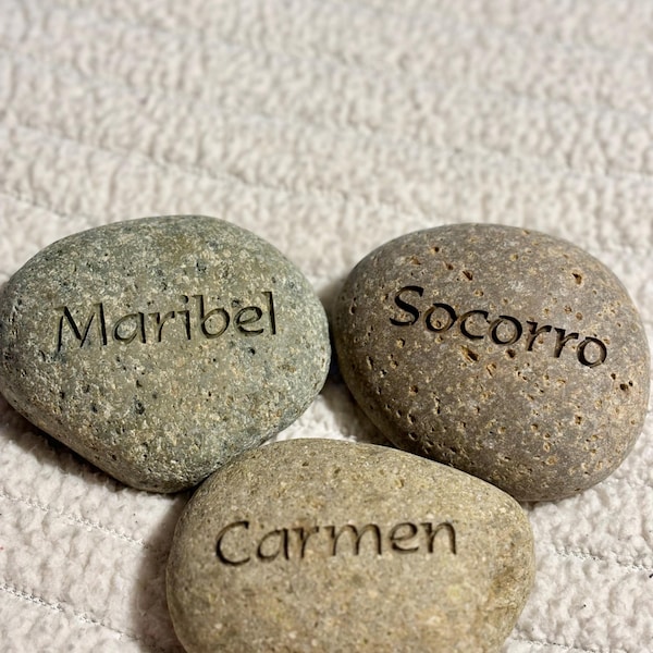 Family Rocks, Engraved Stones, Personalized Rocks, Natural Engraving - Etsy