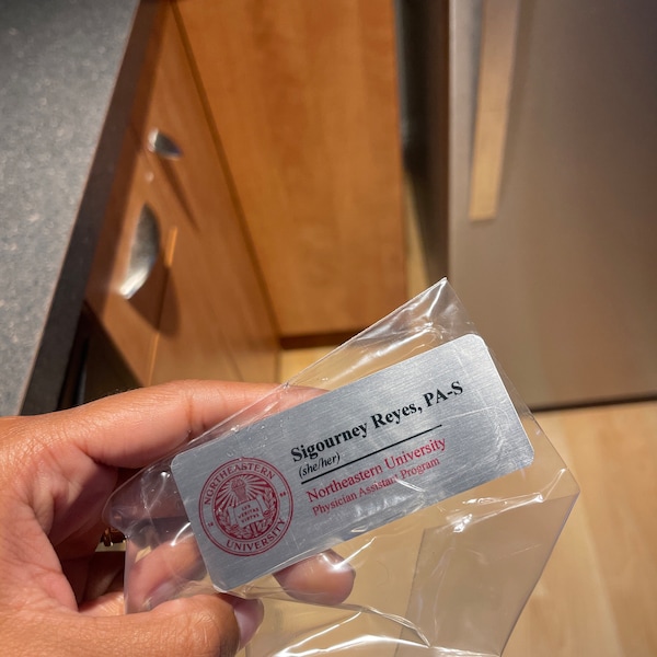 Metal Wearable Magnetic Name Tags for Business or Work - Brushed Gold ...