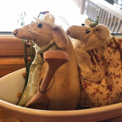 Primitive Spring Mice - Etsy
