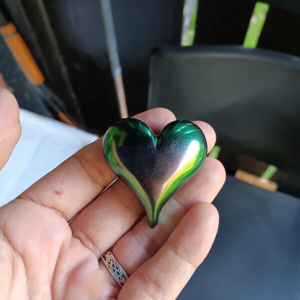 Emerald Flash Flake - Lumiere Lusters Color Shifting Chameleon Metallic ...