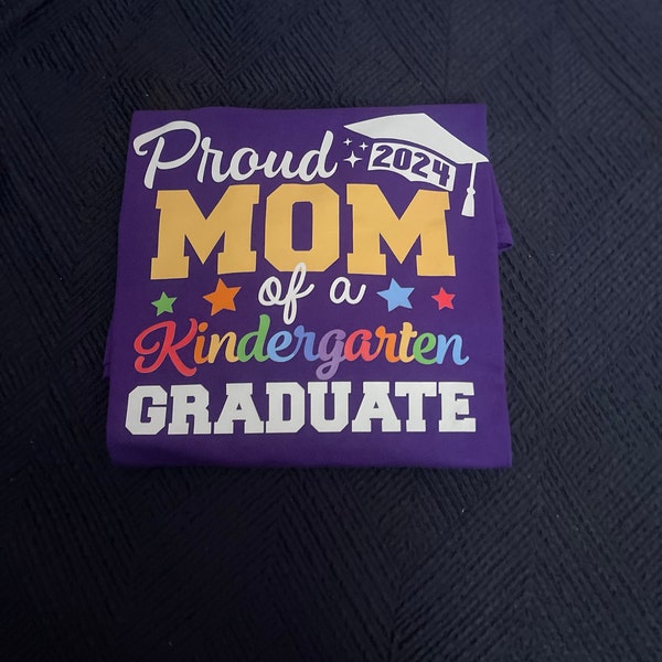 Proud Mom of a Kindergarten Graduate 2025 SVG, Proud Mom Kinder SVG ...