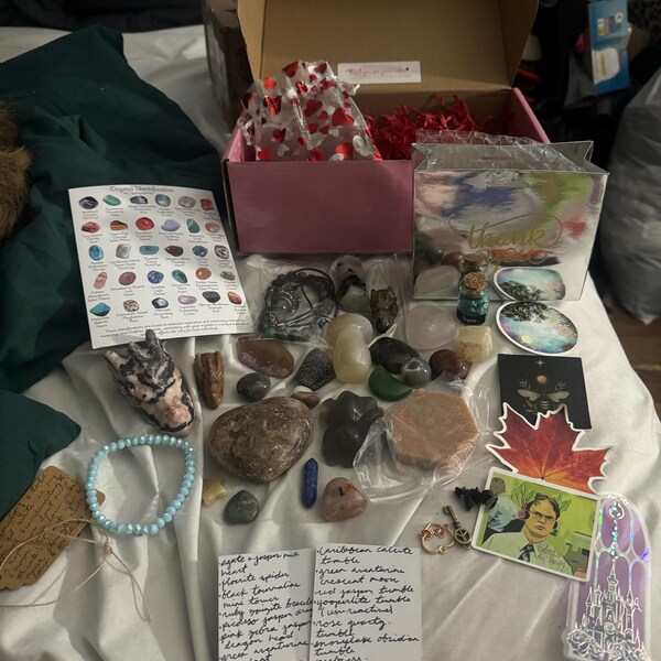The ULTIMATE Mystery Crystal Box - Healing Crystals Chosen for You ...