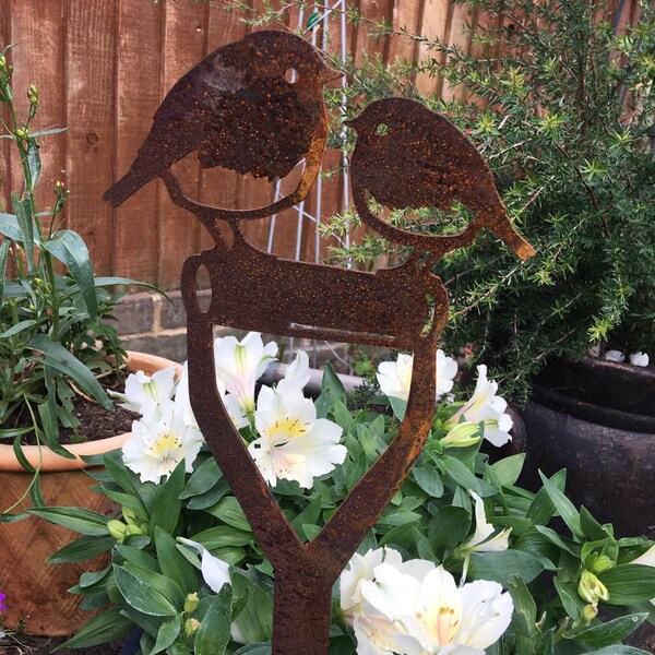 Robin on Spade Garden Decoration / Bird Garden Gift / Rusty Metal Robin ...