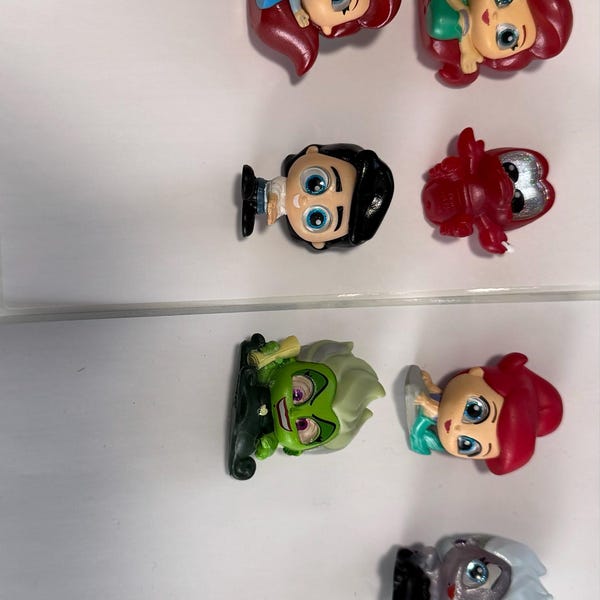 25 Random Doorables Mix of Pen Toppers, Keychain Accessories, Doorable ...