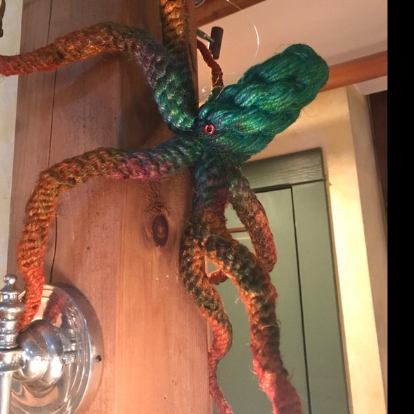 Jute Eagle - Medium - Natural Jute - Symbols of Supreme Power, Pride ...