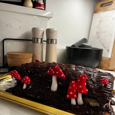 Edible Toadstools/cake Toppers. - Etsy