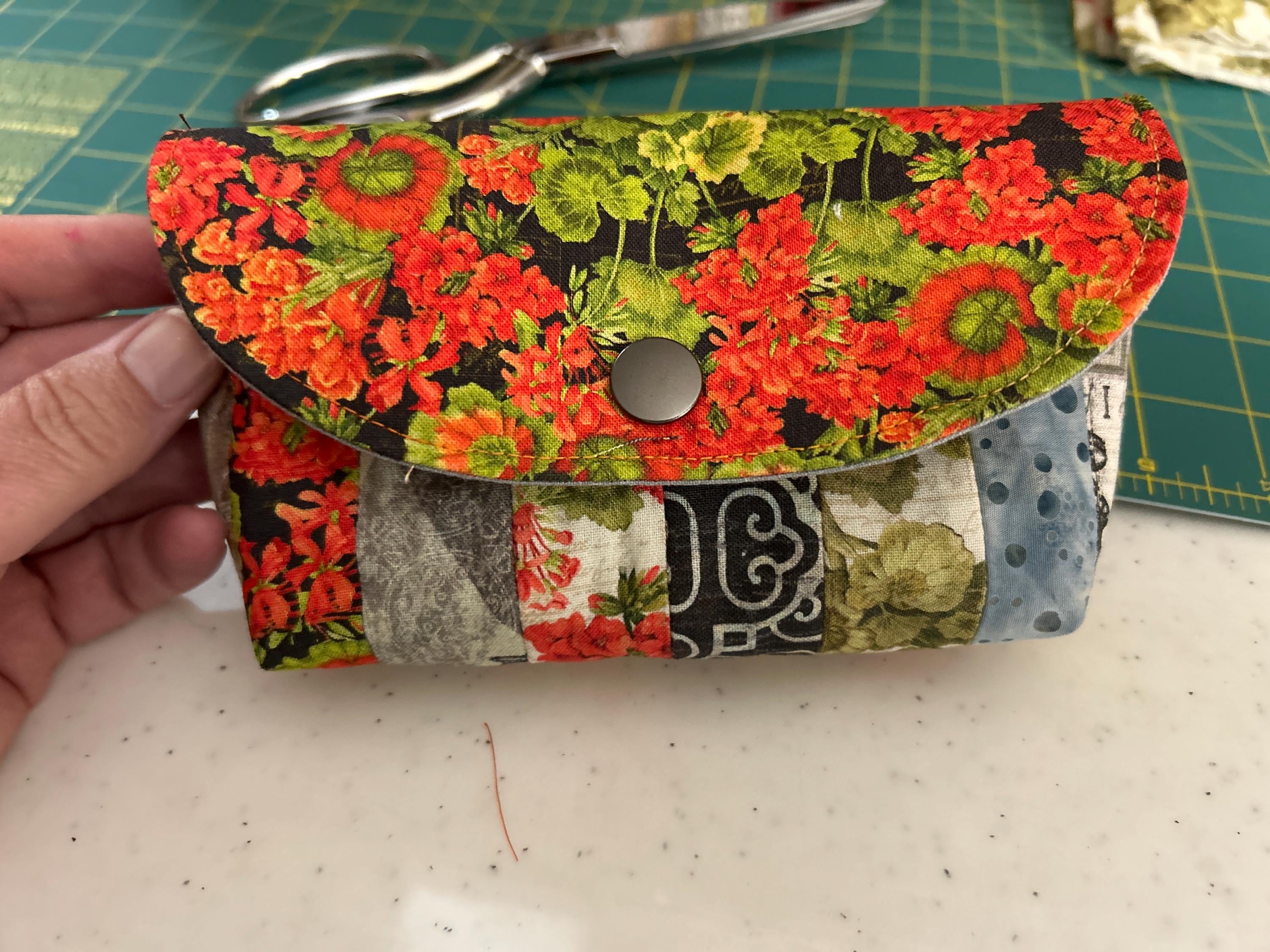iThinksew - Patterns and More - FREE - Caroline Clutch PDF Pattern