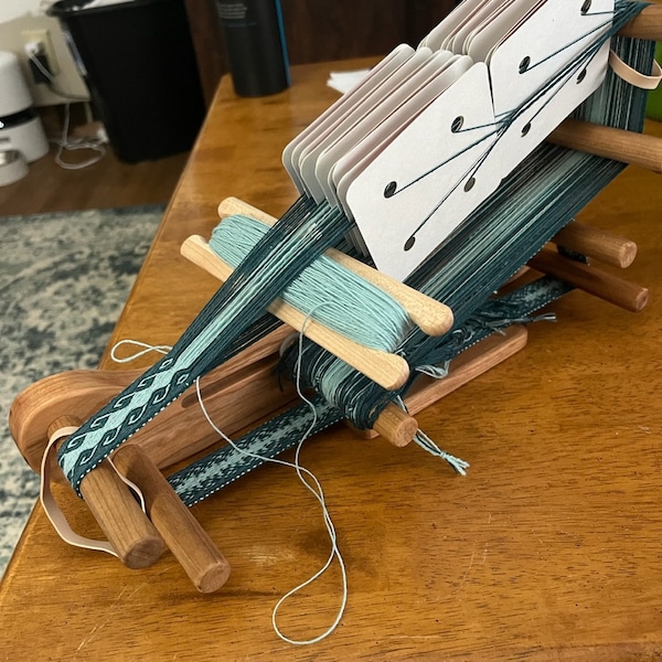 Loom-the Lute - Card Tablet Small Travel Sized Weaving Loom-makes 5 ...