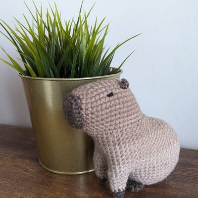 Sitting Capybara Crochet Pattern. Capybara With Top Hat and Bow Tie for ...