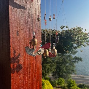 RUSTIC FARMHOUSE BELLS 5 Rough Hewn Gold Bells W/ Wooden Clappers in 6 ...