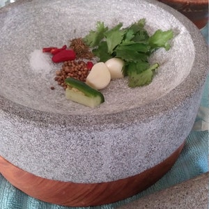 Métlatl Mexican Metate Made of Lava Rock With Metlapil 22x32 | Etsy